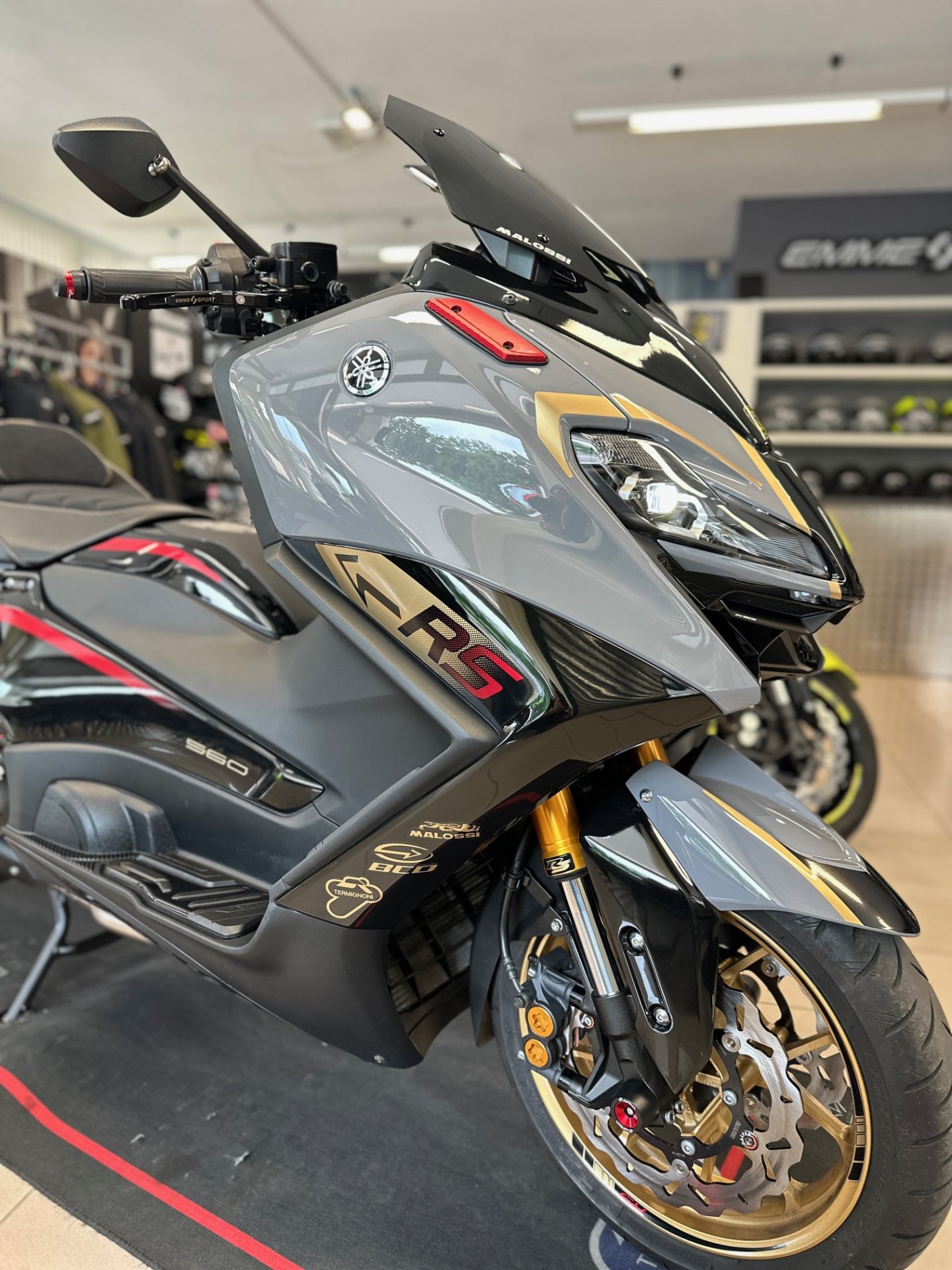 YAMAHA TMAX 560 TECk MAX RS N°285